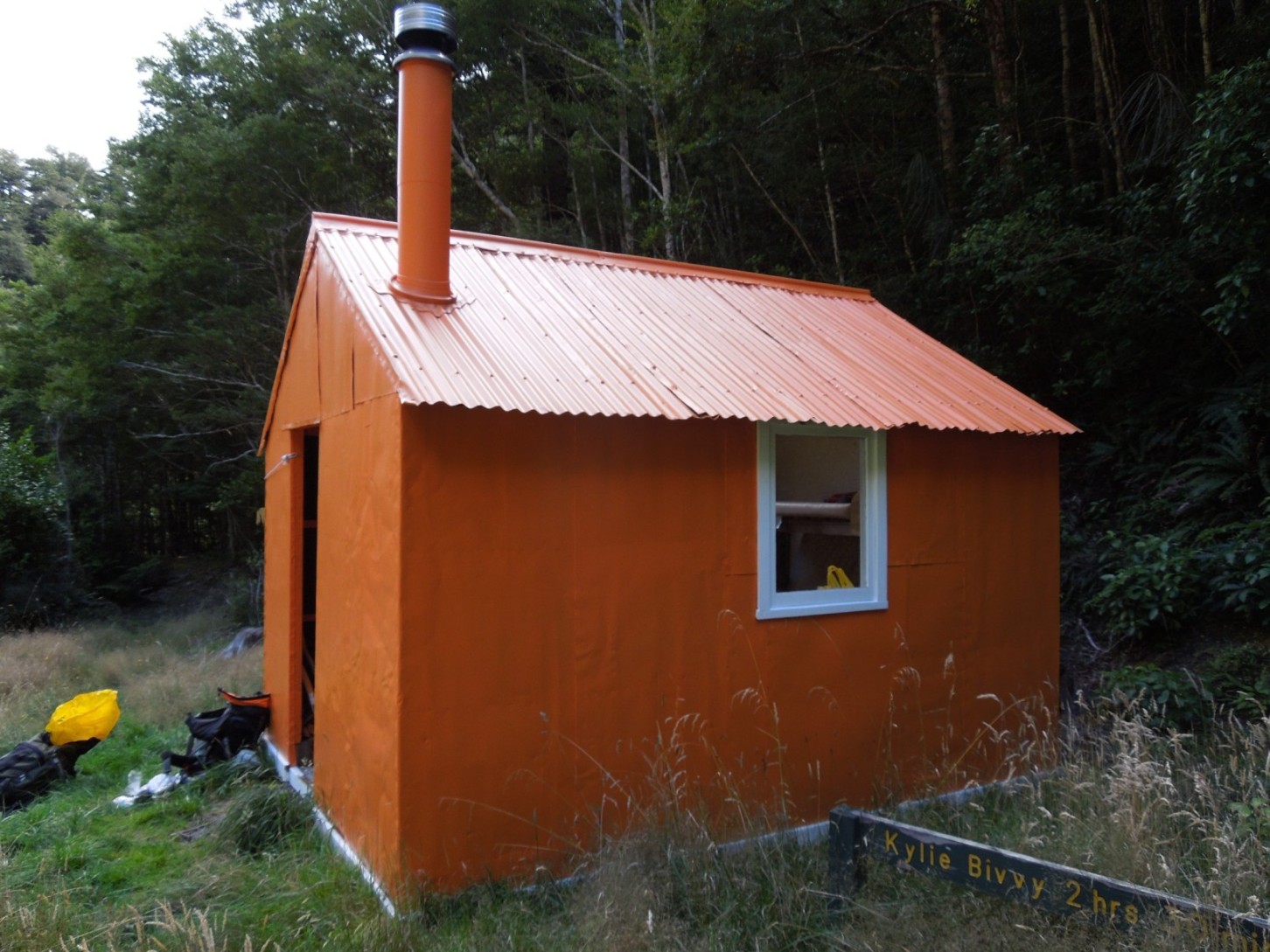 Upper Makaroro Hut – Wellington Tramping and Mountaineering Club