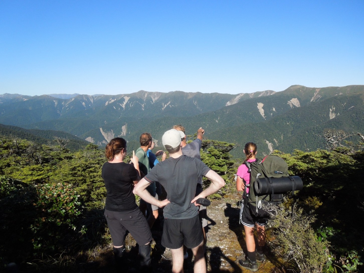 Upper Makaroro Hut – Wellington Tramping and Mountaineering Club