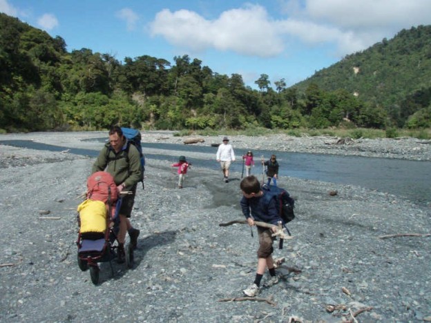Paua Hut – Wellington Tramping and Mountaineering Club