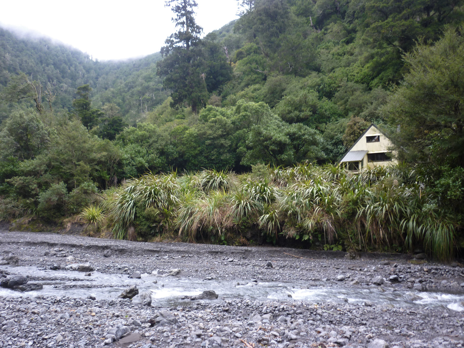 How about a trip to Howlett’s Hut? – Wellington Tramping and ...