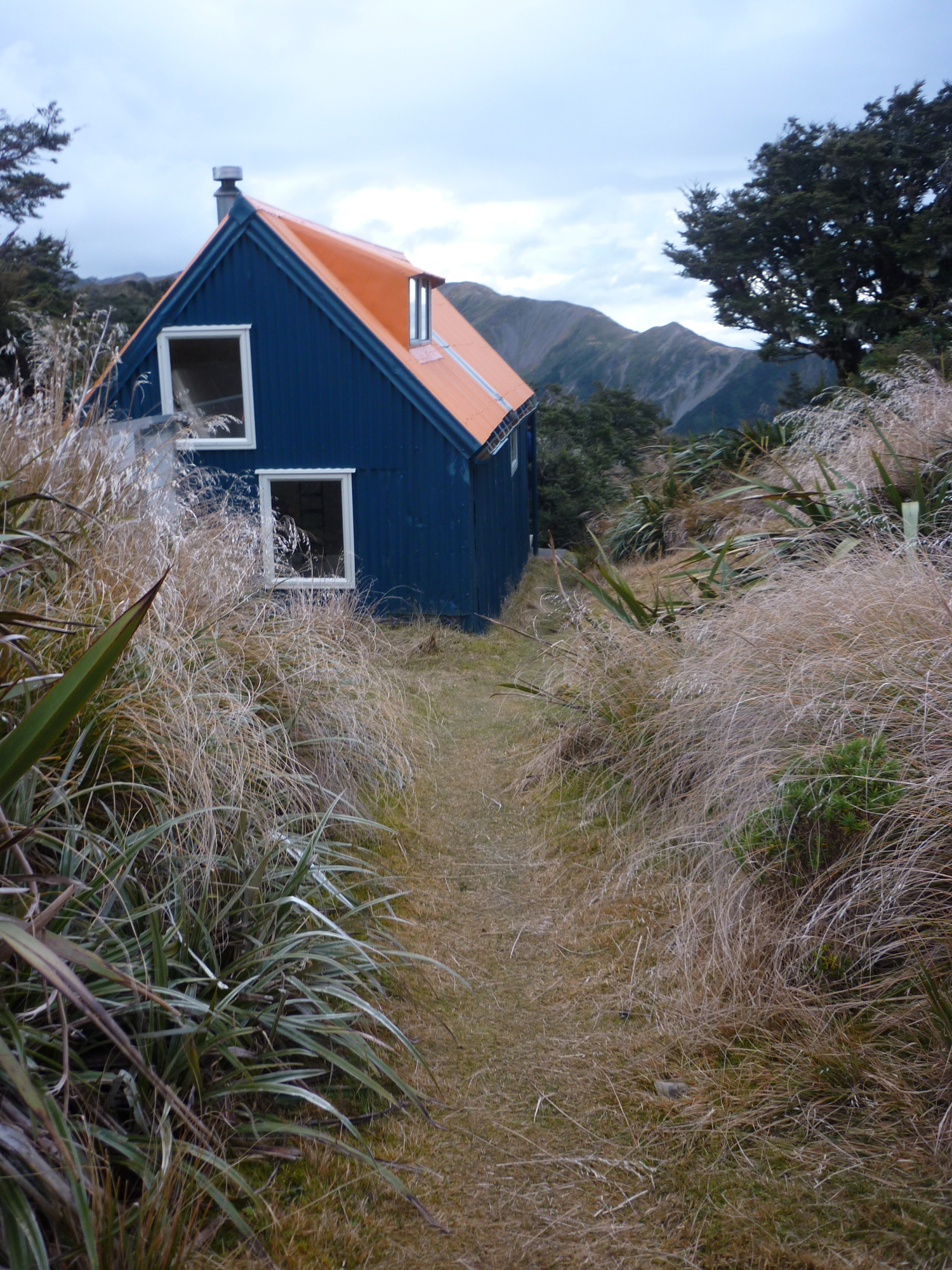 How about a trip to Howlett’s Hut? – Wellington Tramping and ...