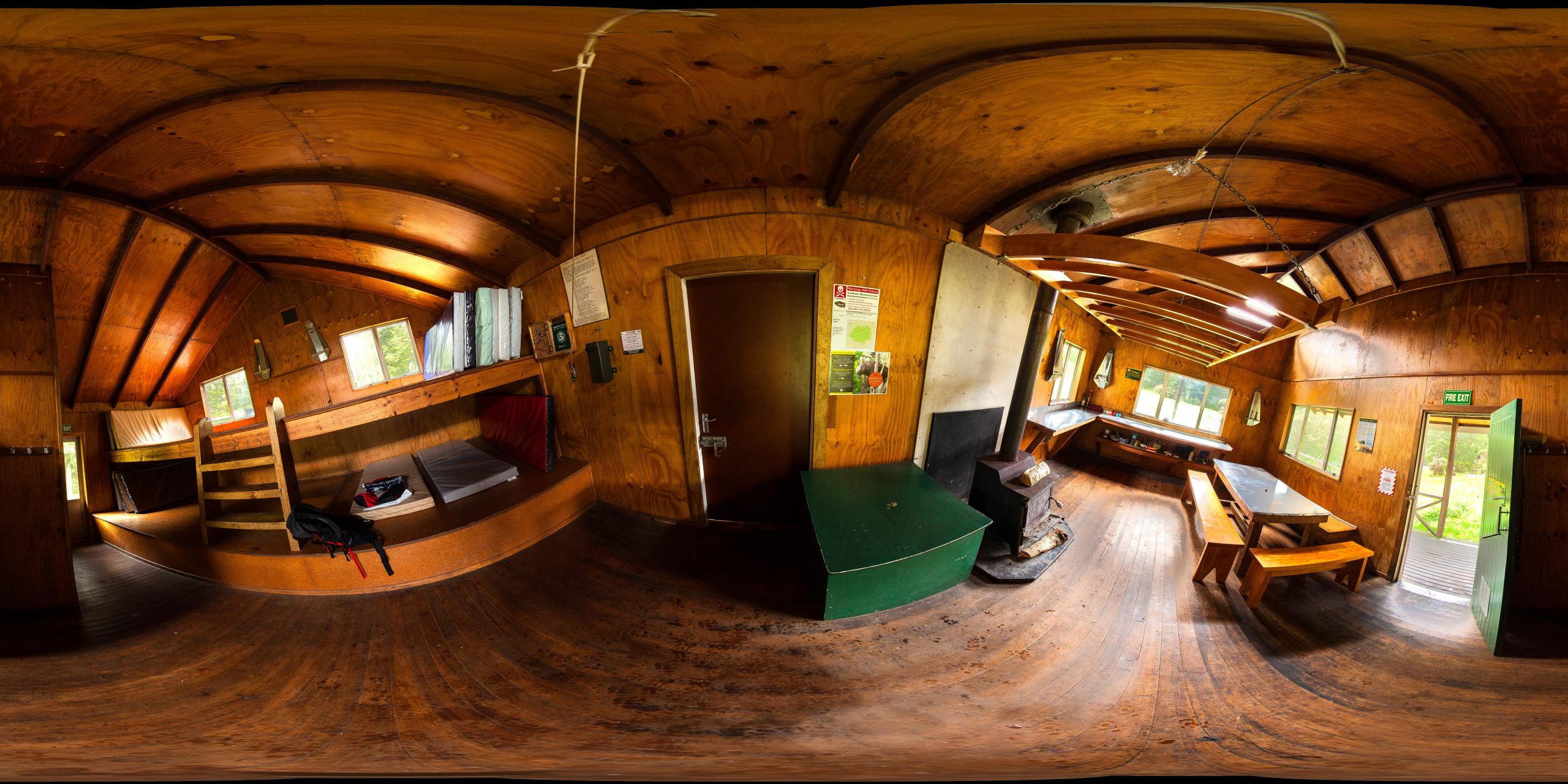 MitreFlatsHut – Wellington Tramping and Mountaineering Club